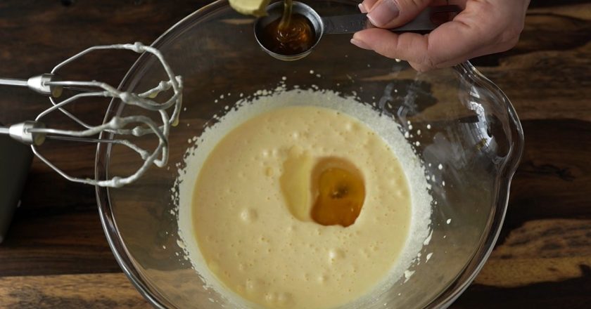 Бисквитные пирожные с шоколадно-кокосовым кремом - Со Вкусом