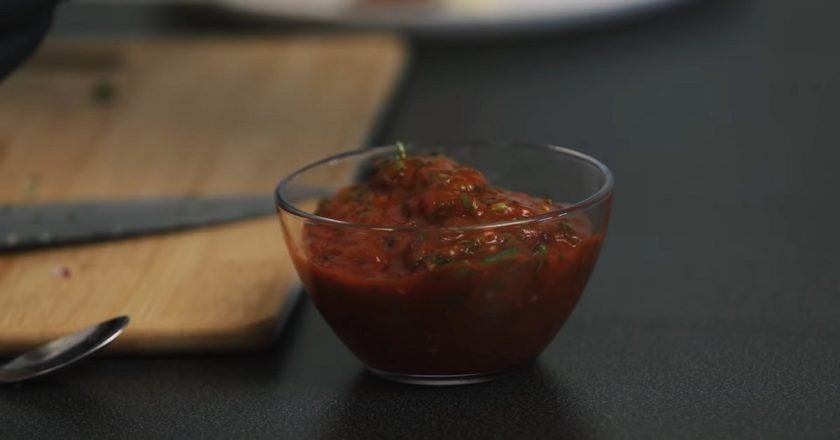 Кавказский соус с луком и чесноком - Со Вкусом